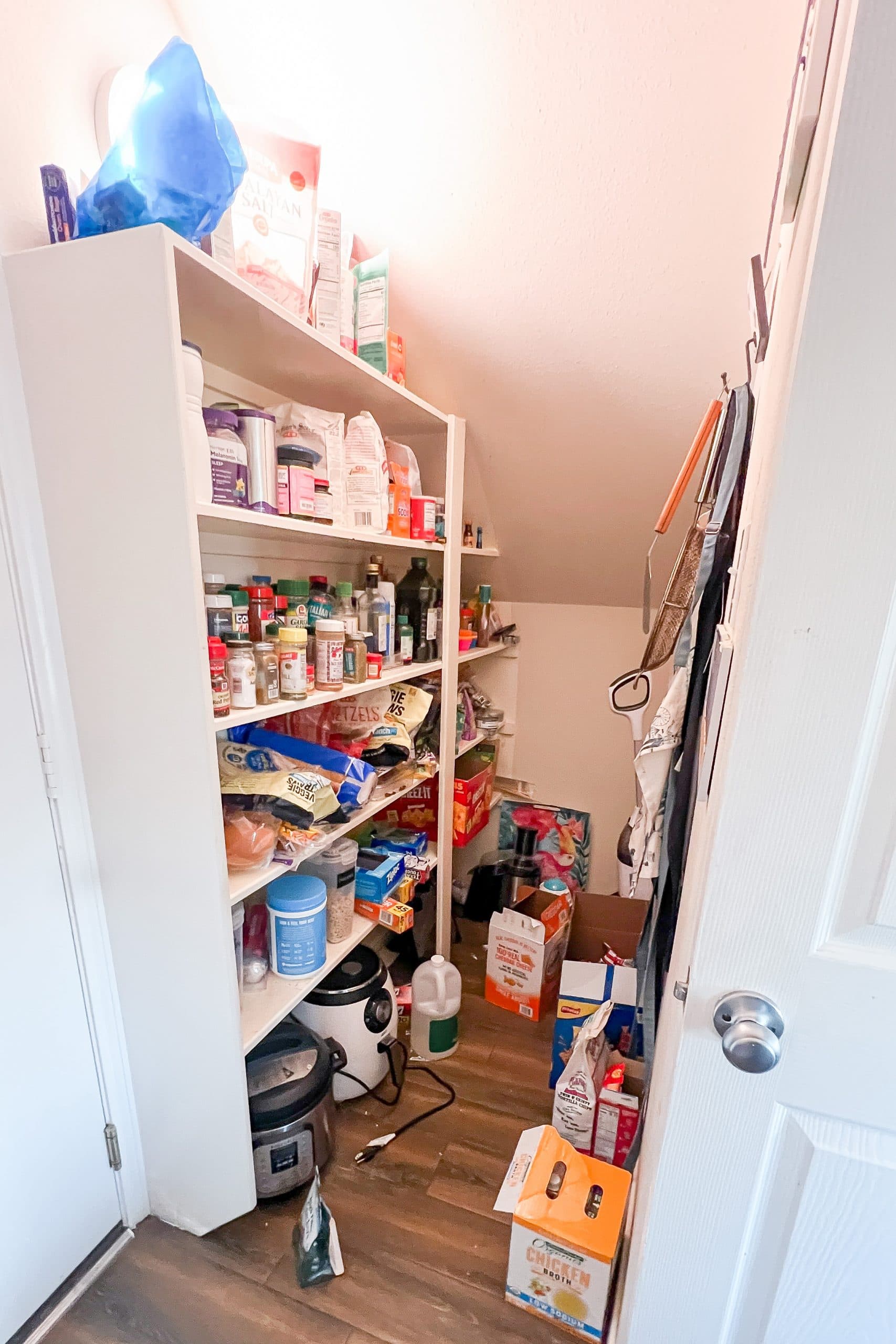 Kitchen Pantry Makeover